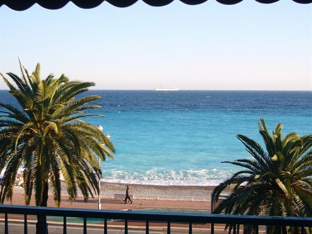 Fabron Beach in Nice - Alpes-Maritimes - France - Plages.tv