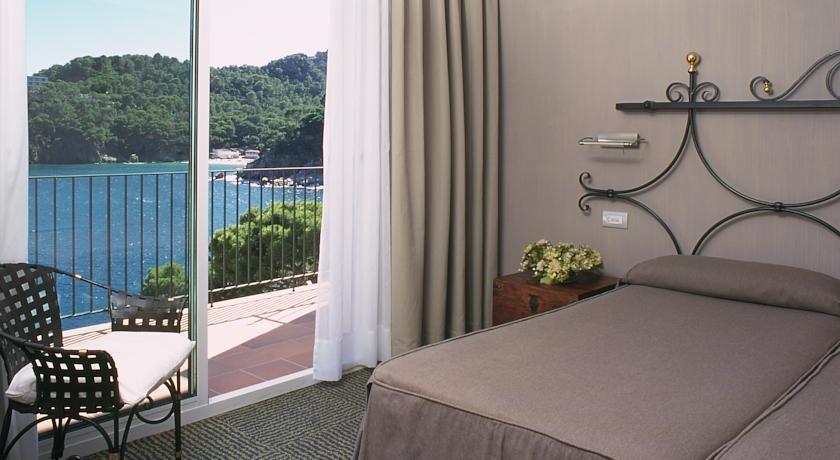 Hotel Aigua Blava, Begur - Compare Deals
