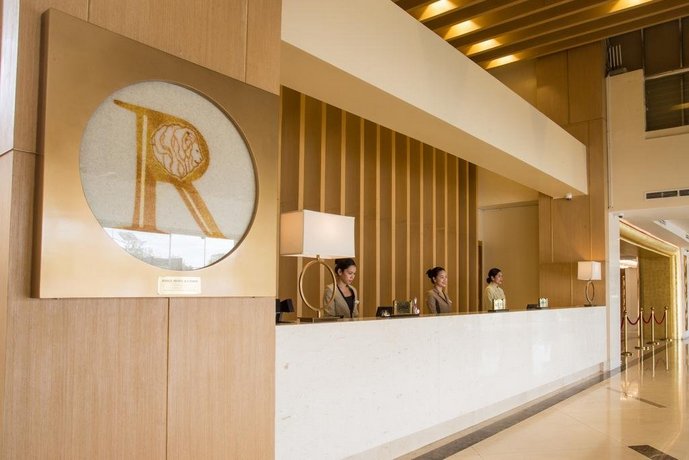 Royce Hotel & Casino, Angeles City - Compare Deals