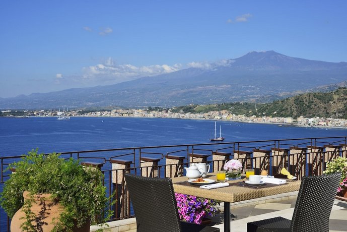 UNAHOTELS Capotaormina - Compare Deals