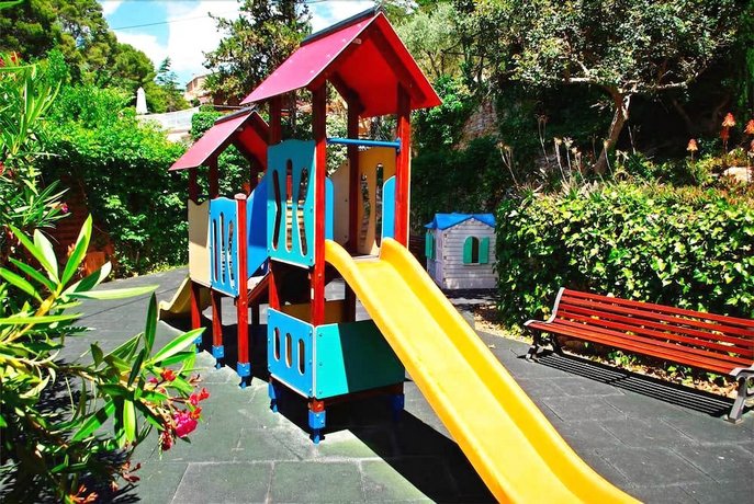 Hotel Aigua Blava, Begur - Compare Deals